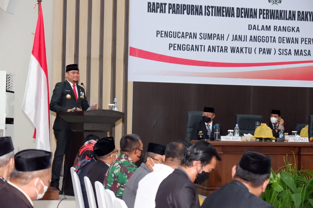 Hadiri Pengucapan Sumpah PAW Anggota DPRD Gowa Eka Apriani, Bupati Adnan Harap Mampu Membawa ...