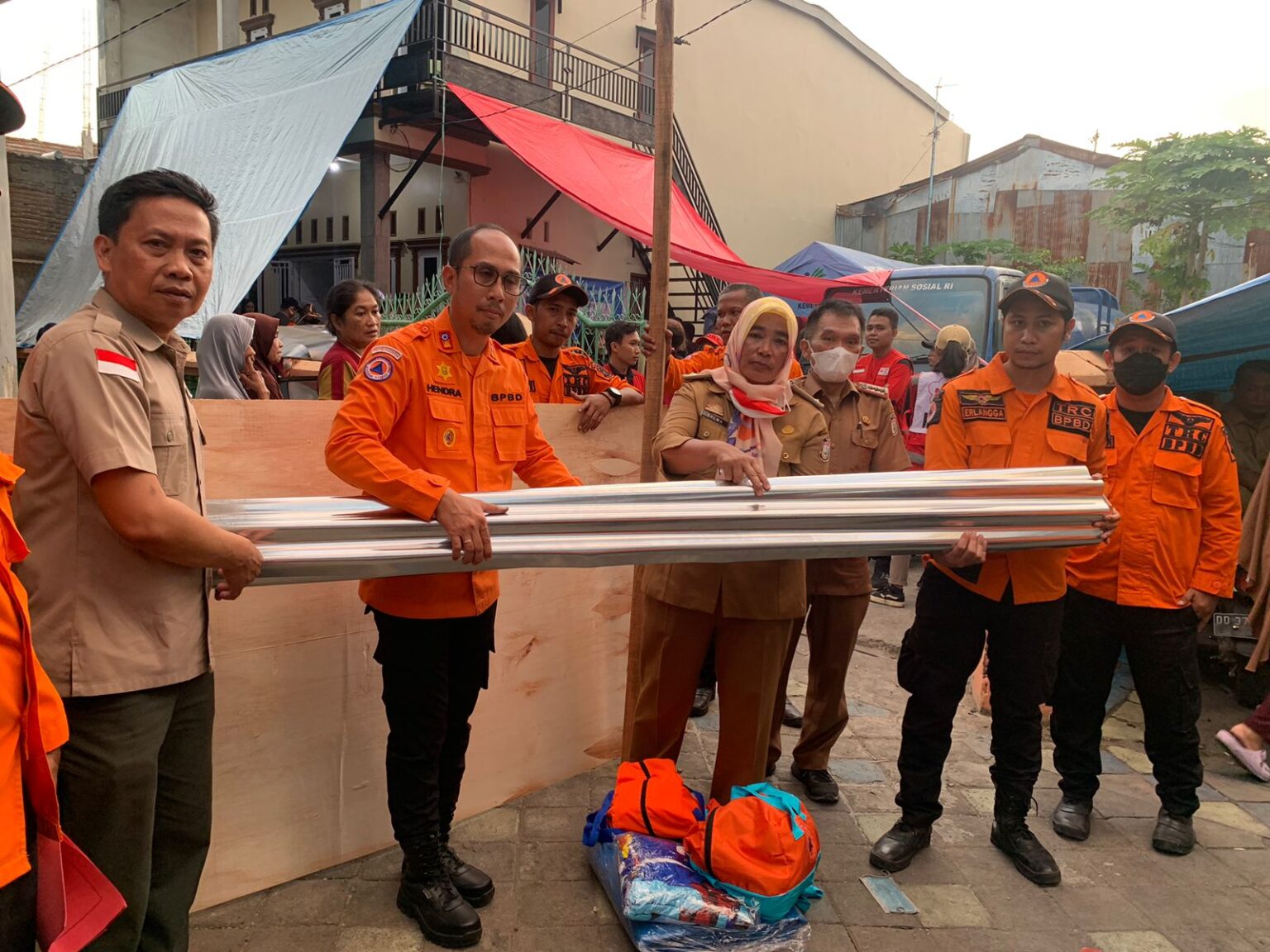 Pemkot Makassar Salurkan Bantuan Logistik dan Material untuk Korban Kebakaran di Rappokalling ...