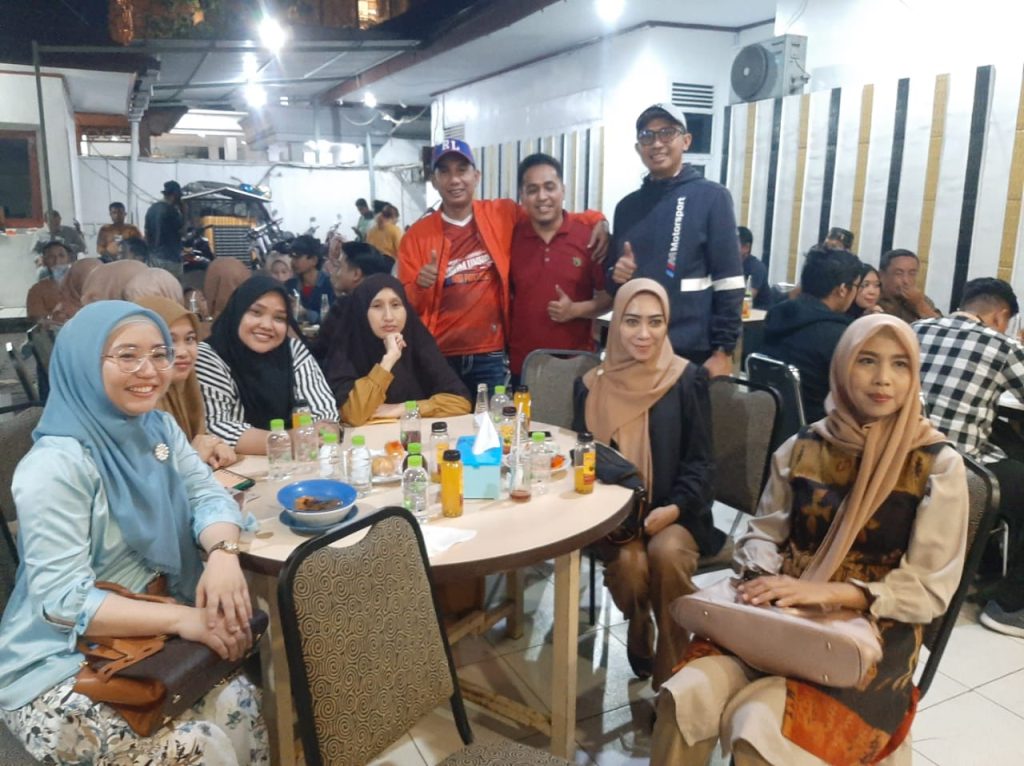 Rudianto Lallo Siapkan Seragam Pengurus IKA Unhas Makassar