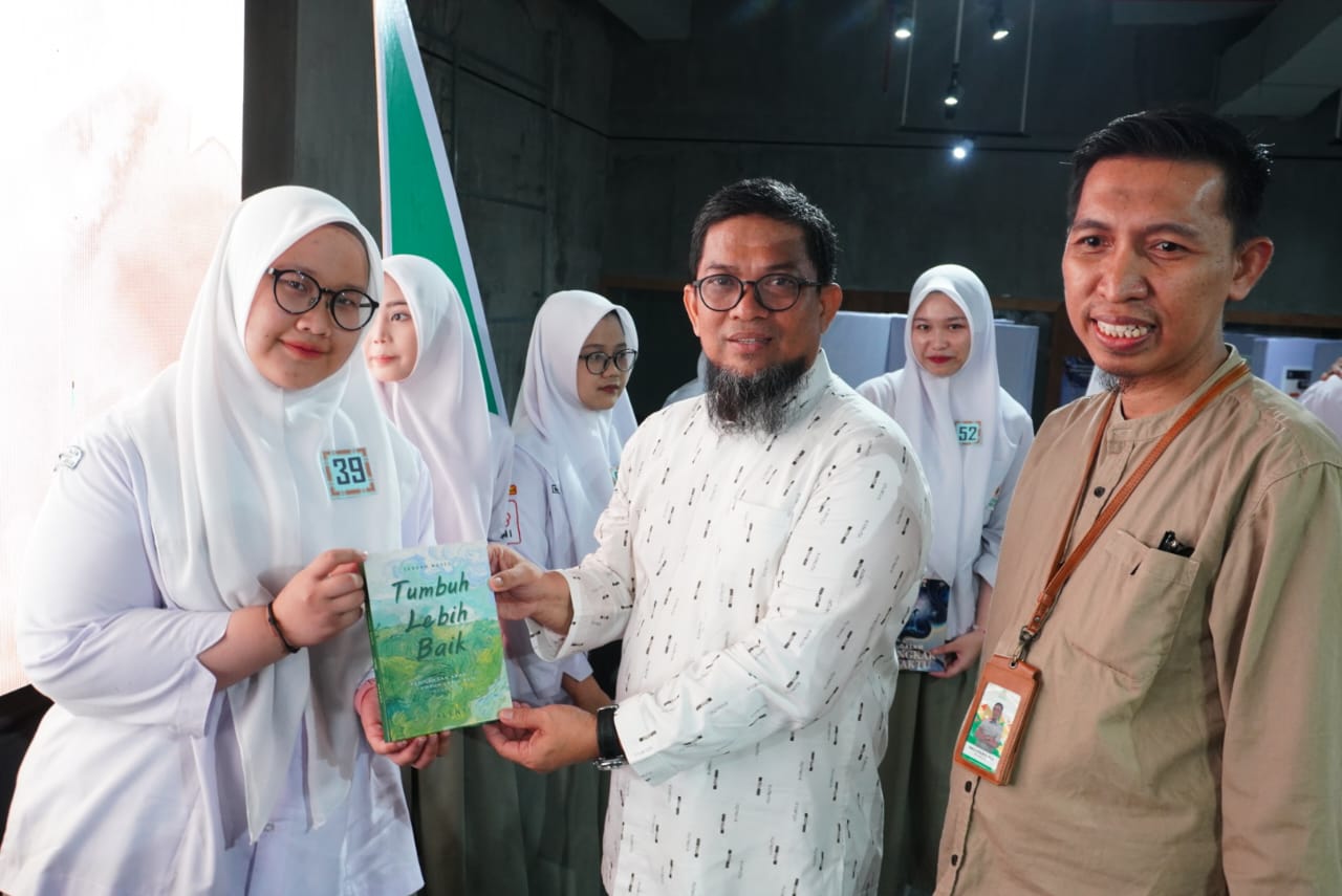 SMA Islam Athirah Bukit Baruga Pamerkan Hasil Karya Siswa/i