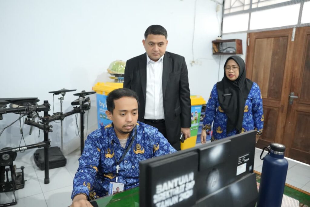 SMPN 6 dan SMPN 3 Makassar Jadi Magnet Pendaftar SPMB 2026, Tim ...